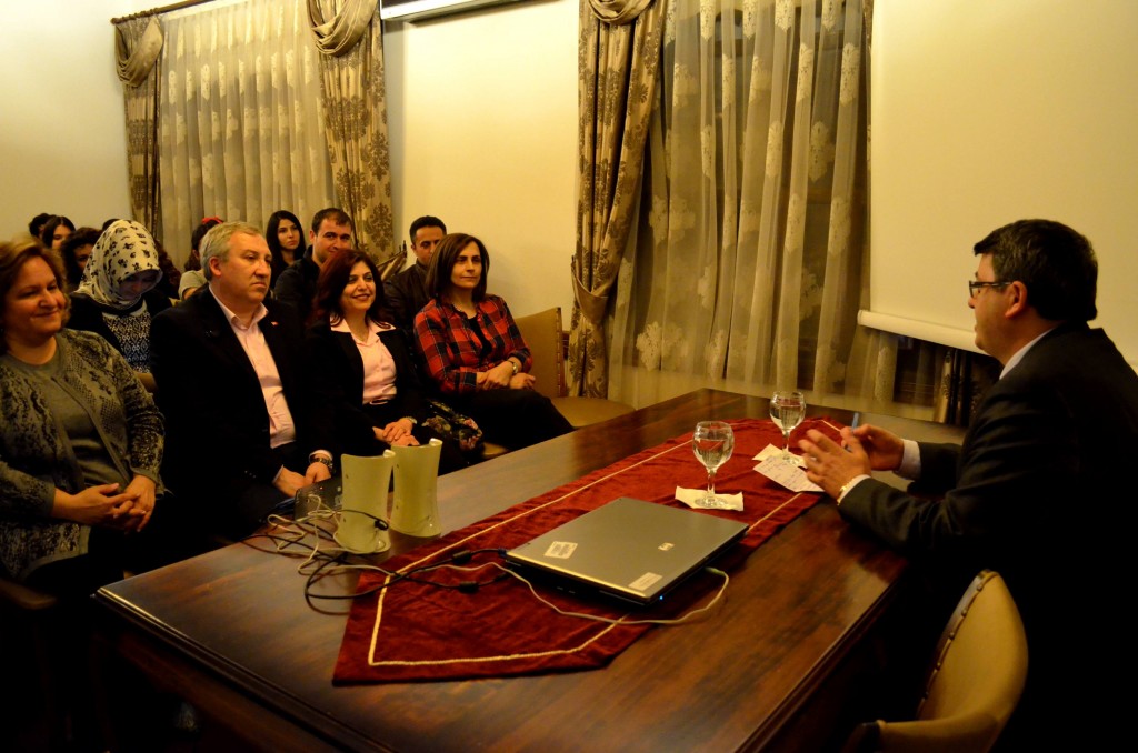 BAMER Söyleşilerinin Konuğu Prof.Dr.Mustafa Gençer Oldu - İBÜ/AJANDA