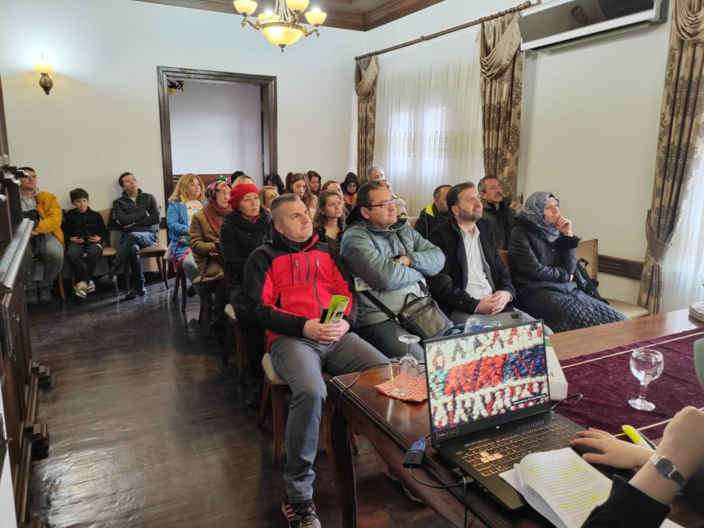 Bolulu öğretmenler, tarihi Gülezler Konağı’nı ziyaret etti - İBÜ/AJANDA